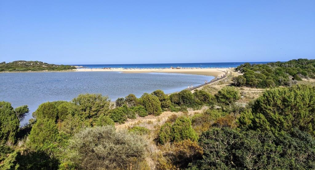 Spiaggia Su Giudeo a Chia – mondi paralleli – 旅行世界