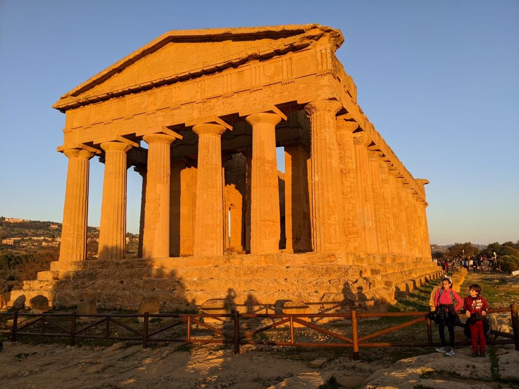 La Valle dei Templi ad Agrigento – mondi paralleli – 旅行世界