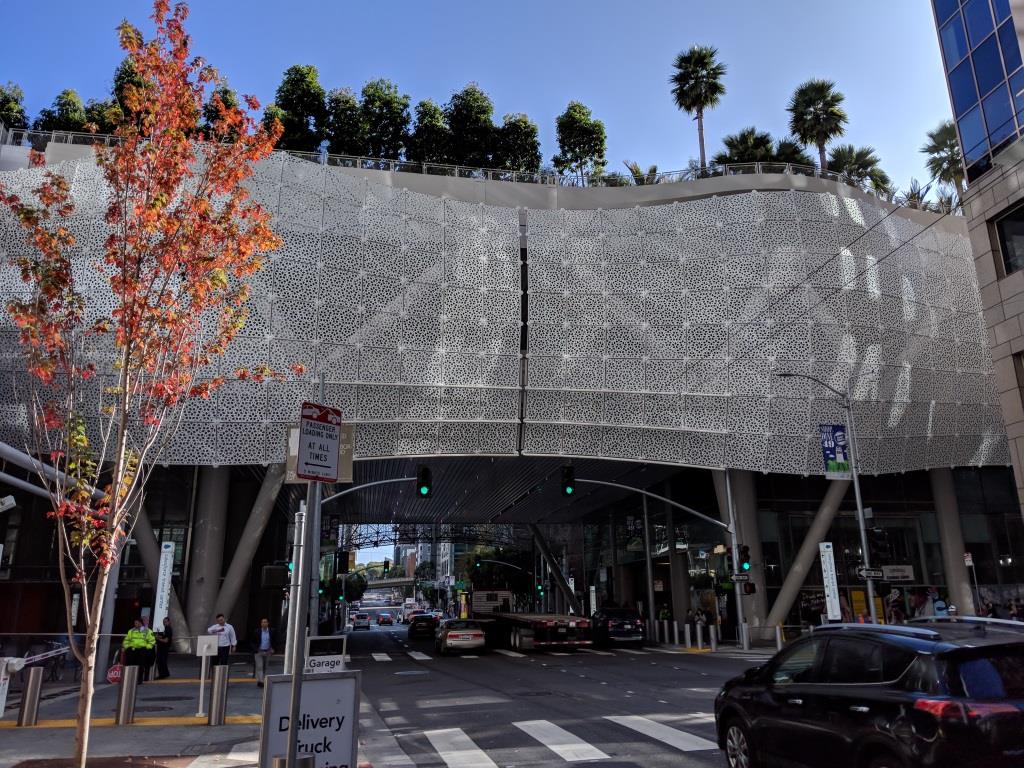 Salesforce Transit Center – mondi paralleli – 旅行世界